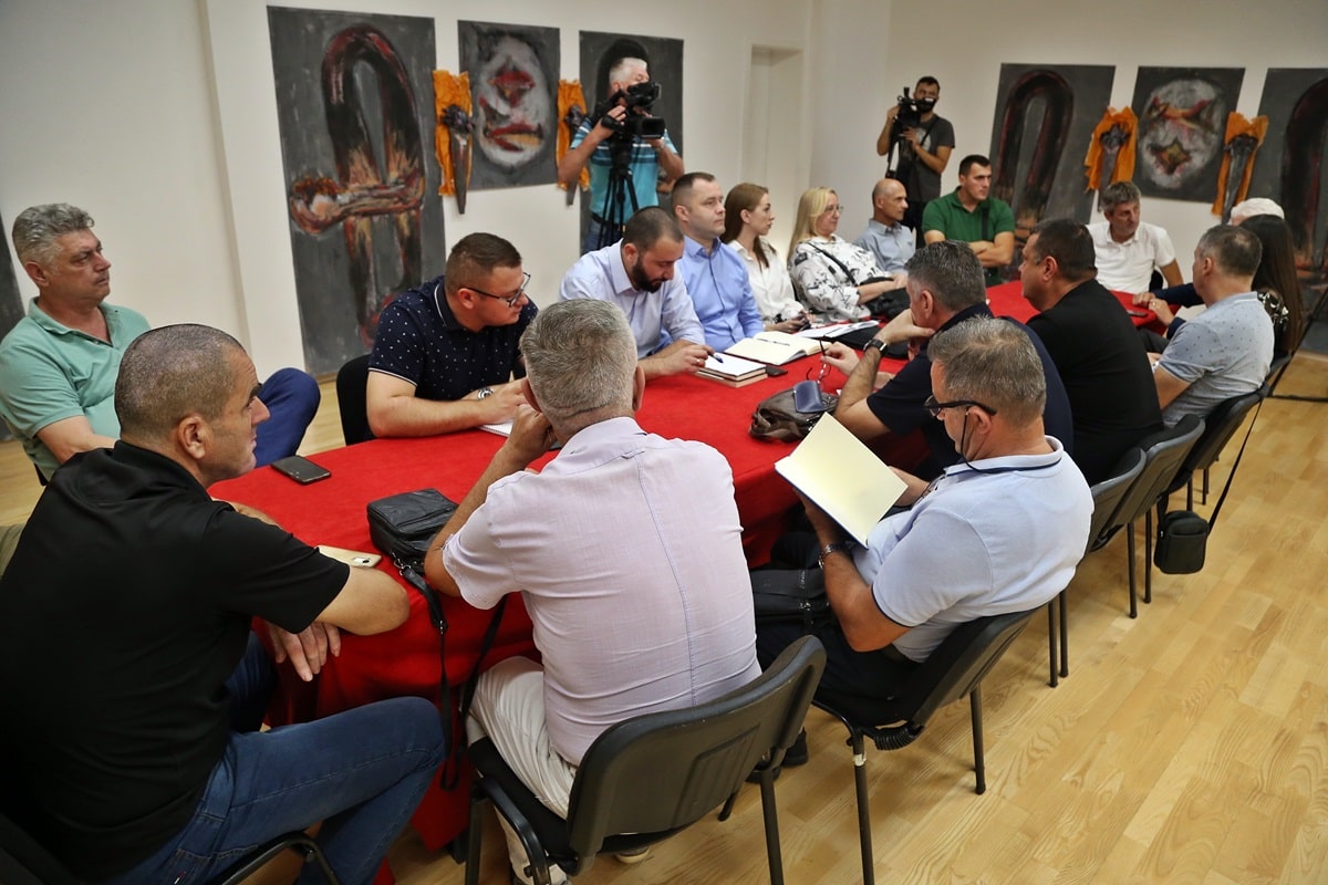Fond za profesionalnu rehabilitaciju i zapošljavanje invalida: Za posao ... Fond za profesionalnu rehabilitaciju i zapošljavanje invalida: Za posao ...